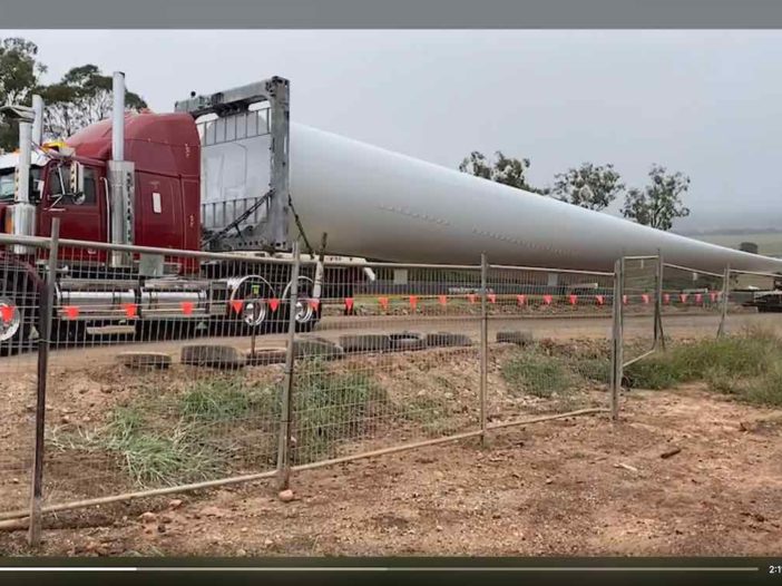 First turbine blade arrives at Queensland's Dulacca wind farm ...