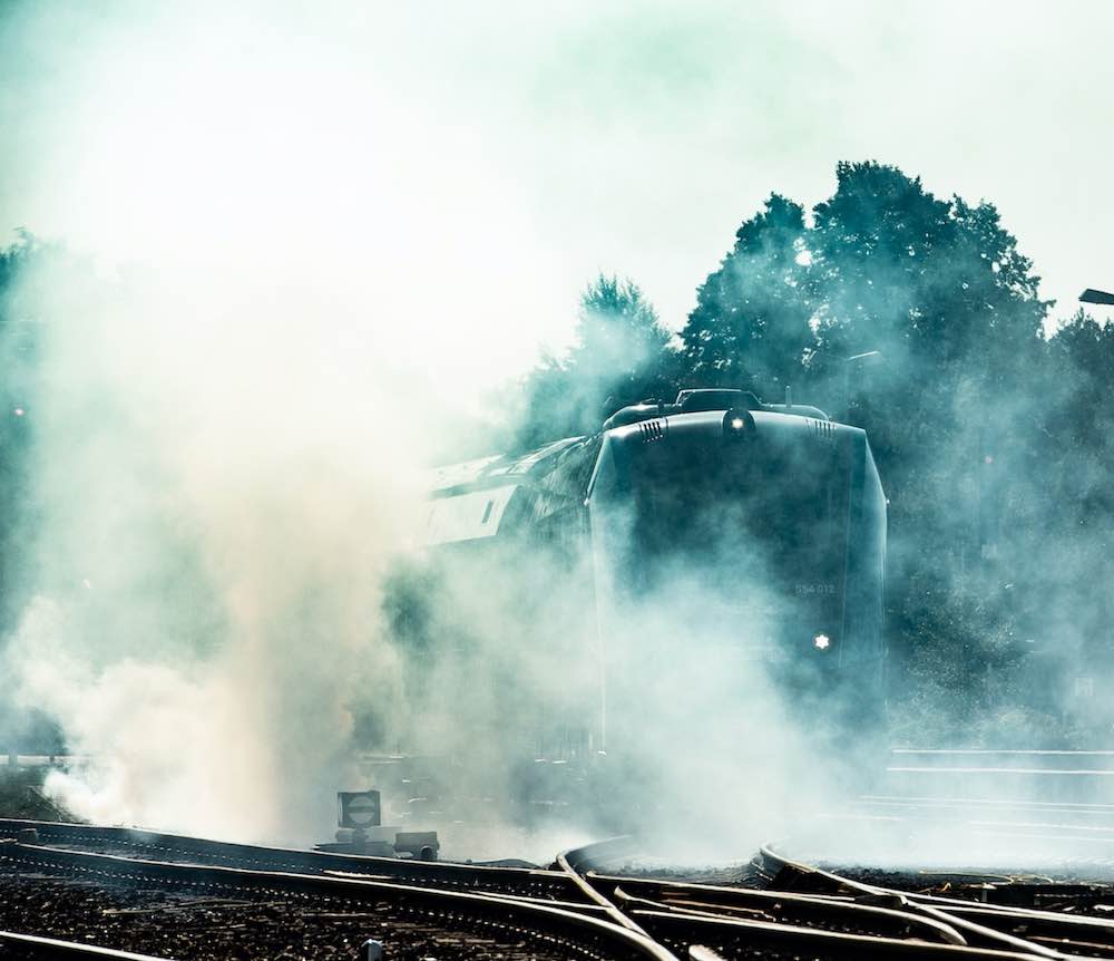 Hydrogen trains begin regular operation in Germany, in world first ...