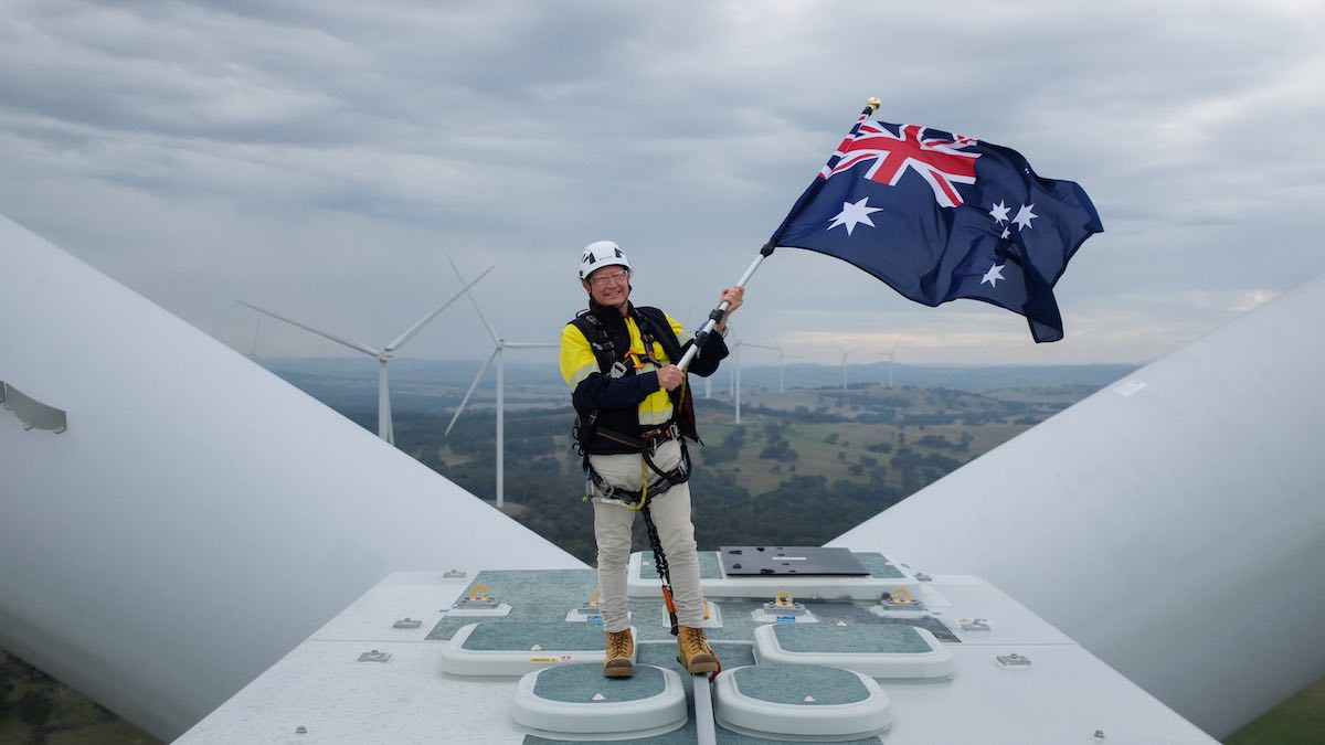 Andrew Forrest waves goodbye to "coal-fired monster" as he opens new ...