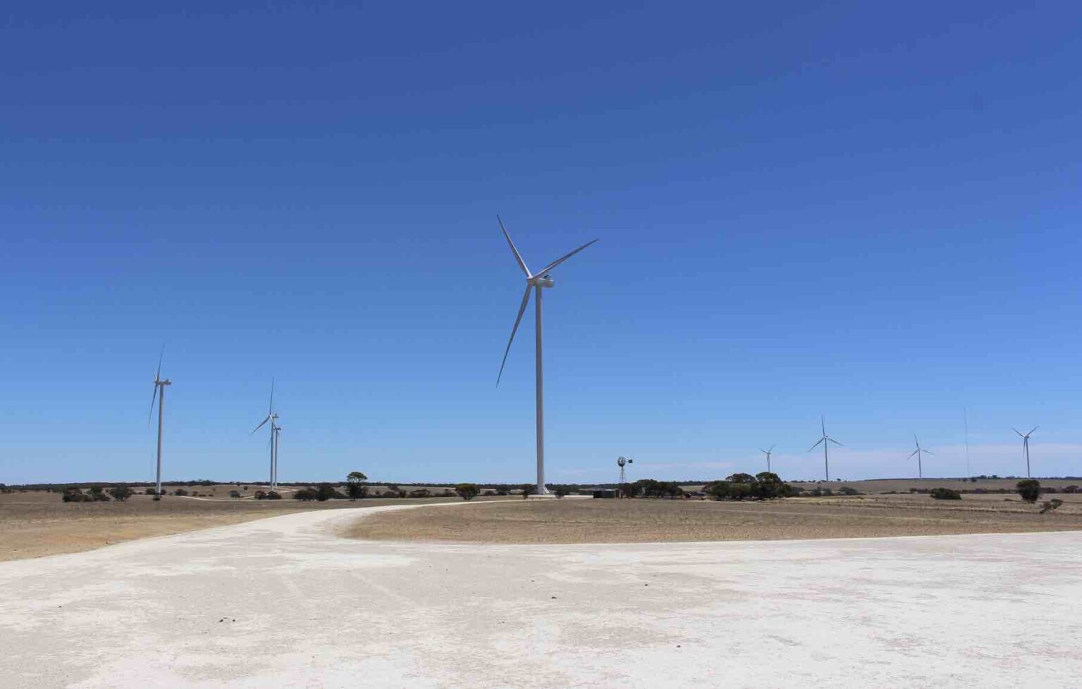 Small Victoria wind farm sets stunning new capacity factor record of 65 ...