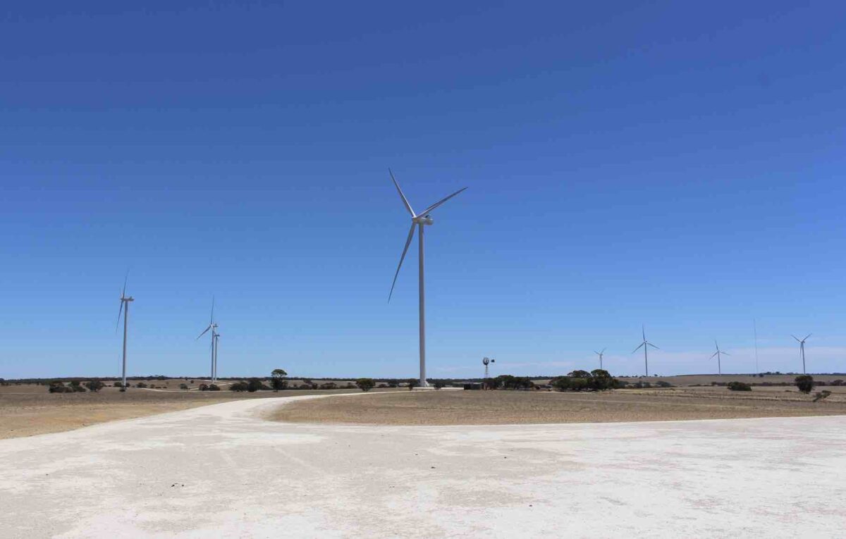 Small Victoria wind farm sets stunning new capacity factor record of 65 ...